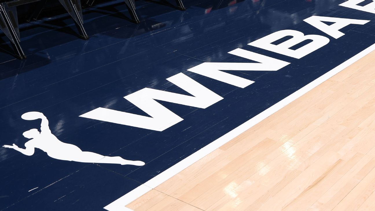 Las fuentes dicen que la propuesta de la WNBA eleva la base salarial ...