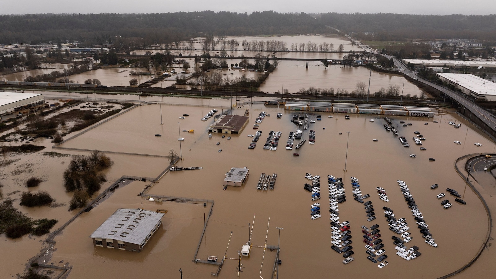 Advertencia de inundación repentina y aviso de evacuación en los ...